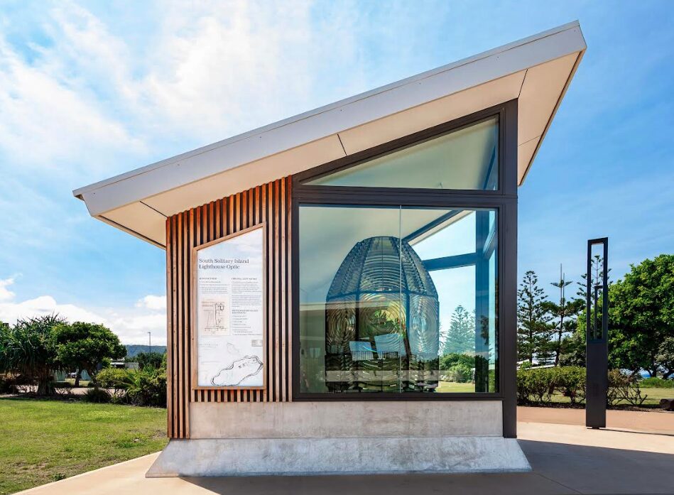 Coffs lighthouse 'eye' set to blink back into life - Inside Local ...